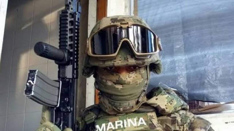 Erik, el marino mexicano que cazaba malandros, los vestía de mujer y ...